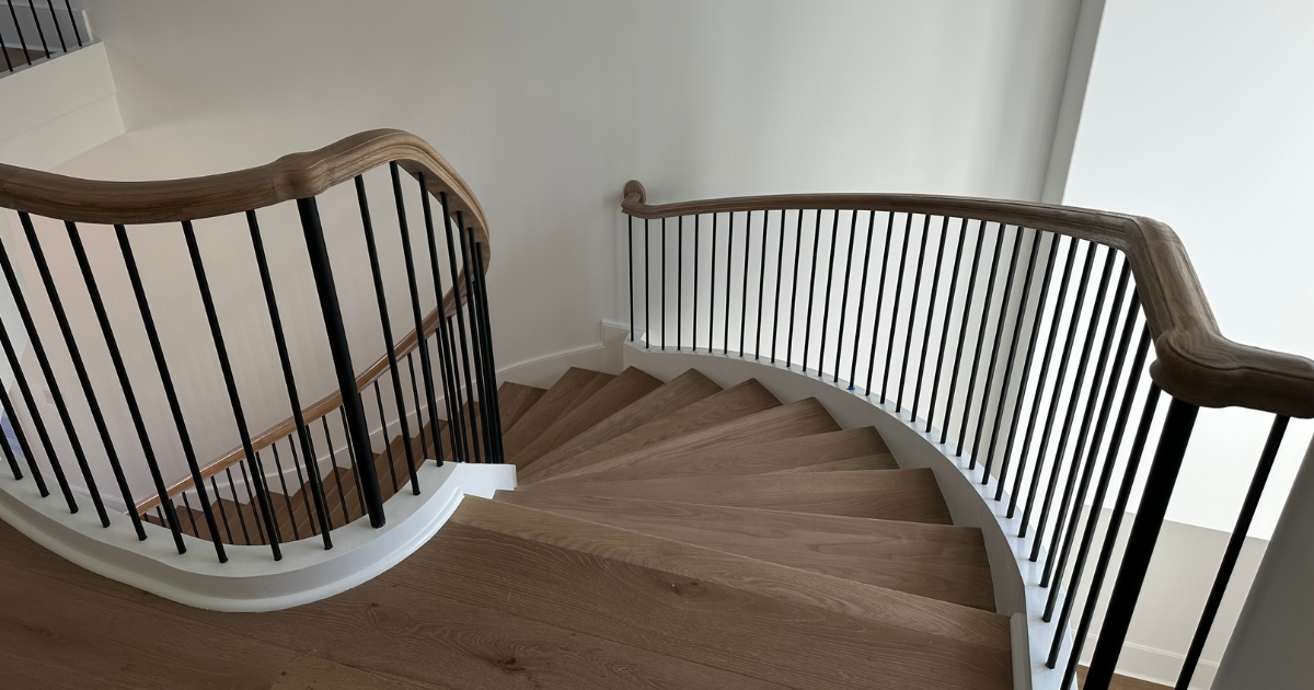 Curved Stairs: Create a Stunning Focal Point for Your Home
